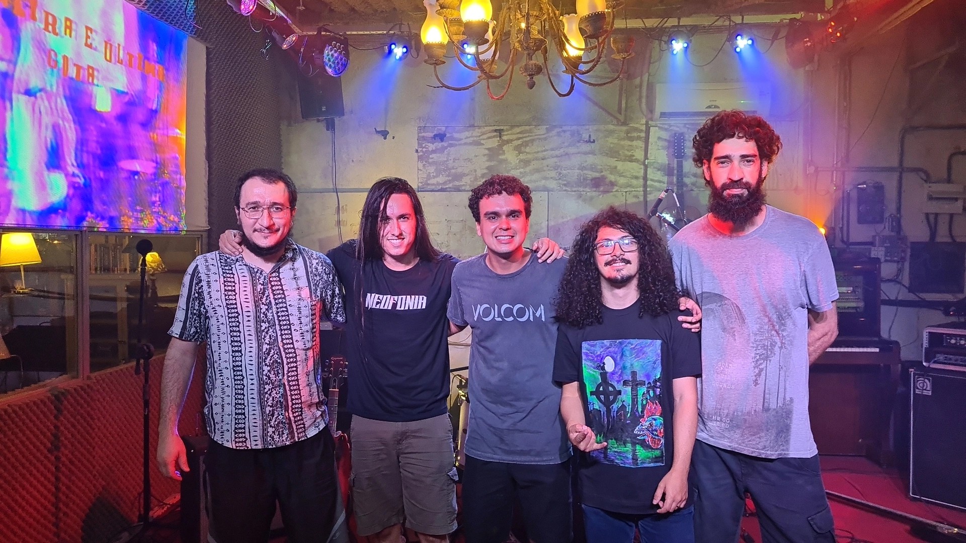 Produção intensa da banda Mad Chicken